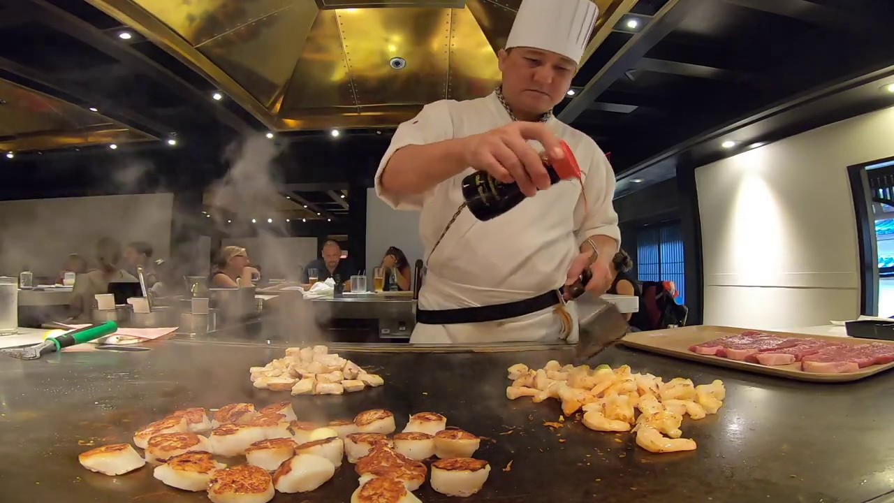 Teppan Edo Chef Cooking Lunch at Epcot's Japan Pavilion - YouTube