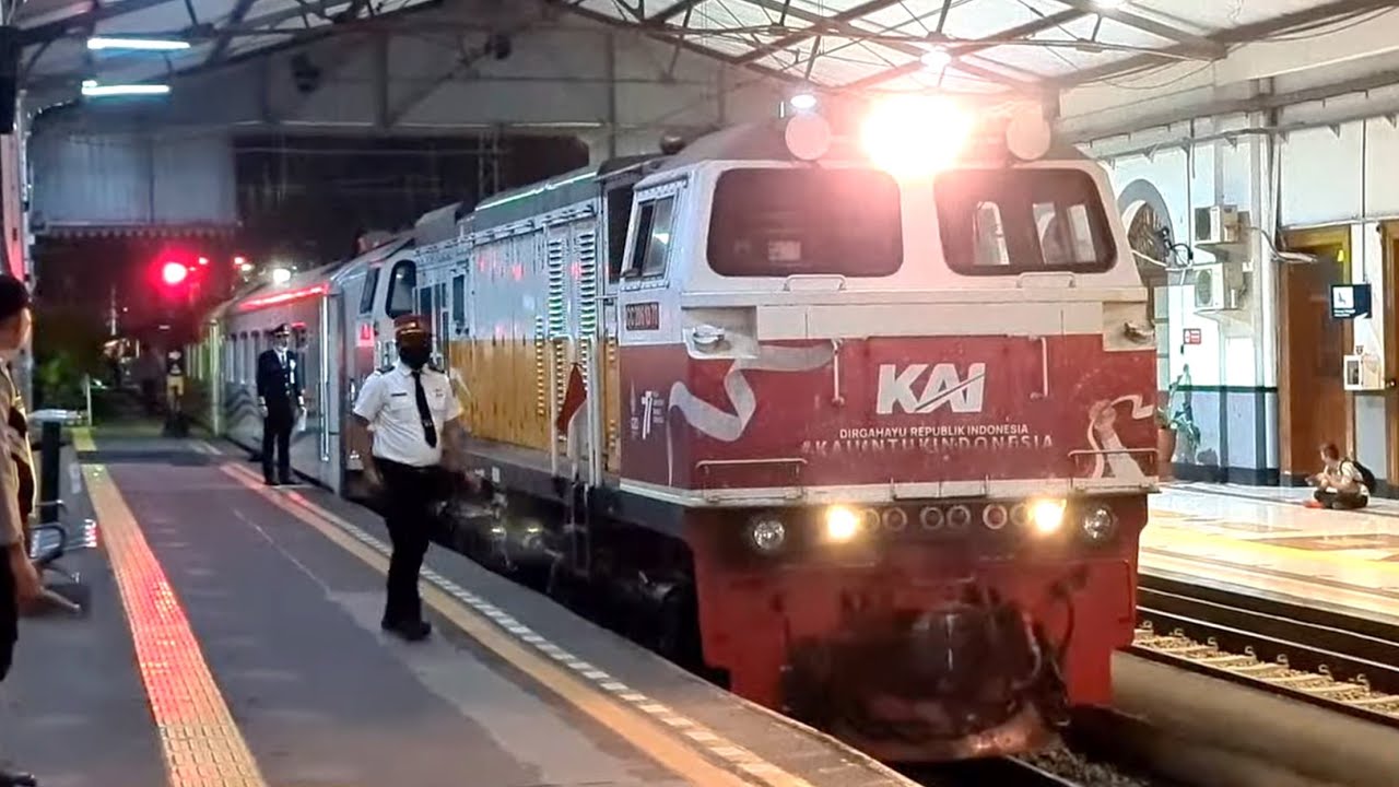 🔴 NONTON KERETA API PANGRANGO MALAM DI STASIUN BOGOR !! Mengejar KRL ...