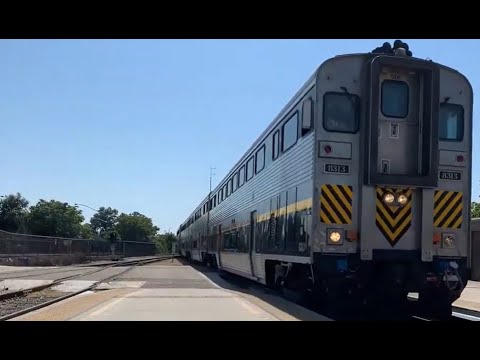Amtrak California San Joaquins 8313 leading bi-level California cars ...