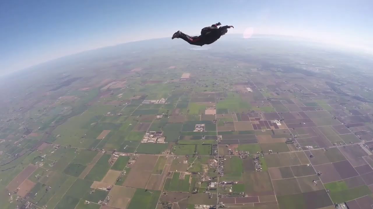 SKYDIVING AFF course - YouTube