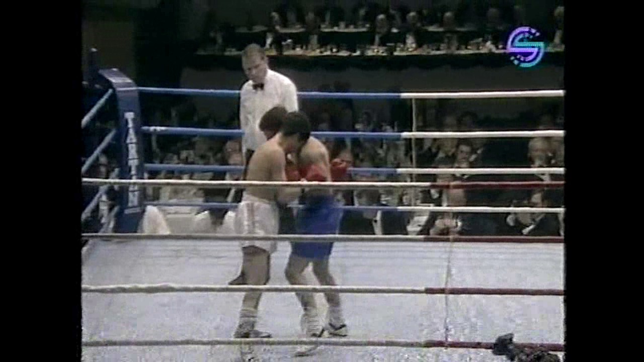 Drew Docherty vs Neil Parry - YouTube