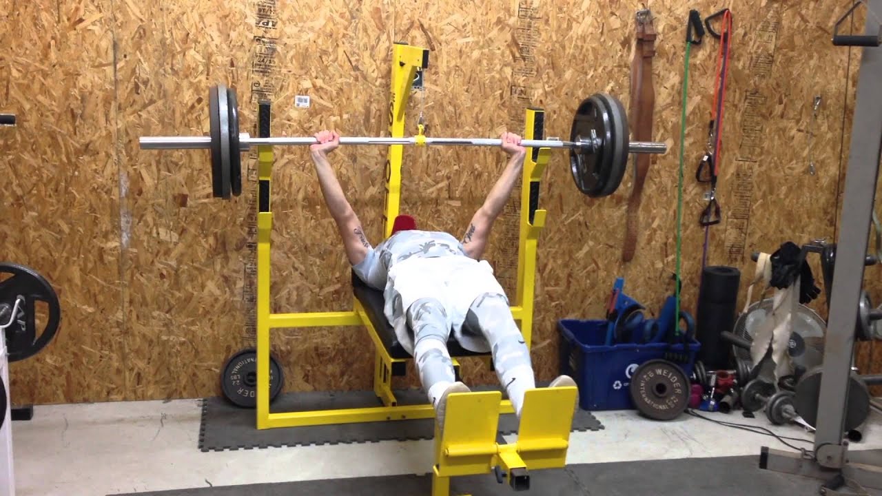 The Spotter Weight Machine Tyler Bench 315 Lb With The Spotter - YouTube