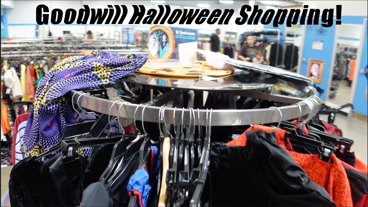 LOOK THROUGH THE GOODWILL RACKS WITH ME! *HALLOWEEN EDITION 🎃* - YouTube
