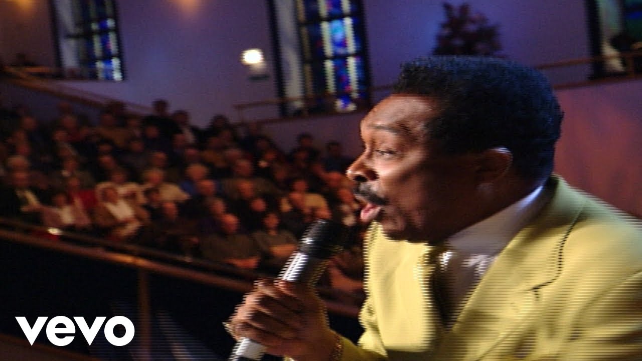 Bill & Gloria Gaither - The Blood-Bought Church [Live] ft. Jessy Dixon ...