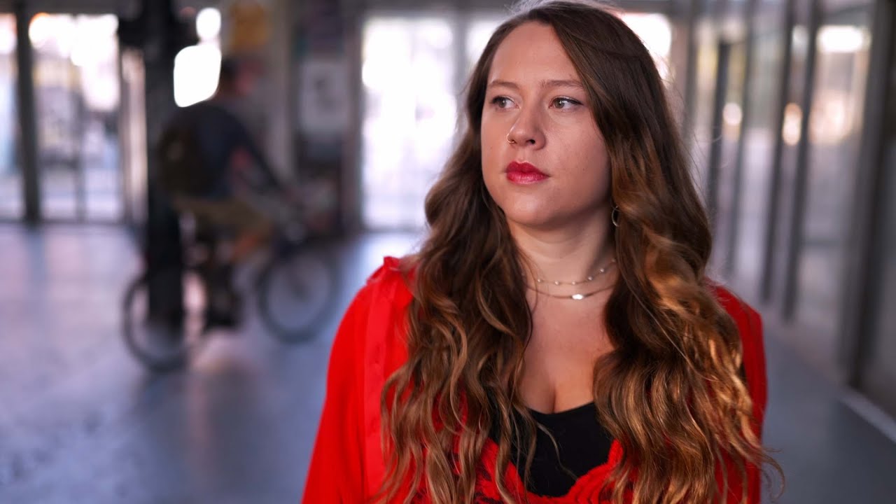 Mia Peters - RUN [Official Music Video] - YouTube