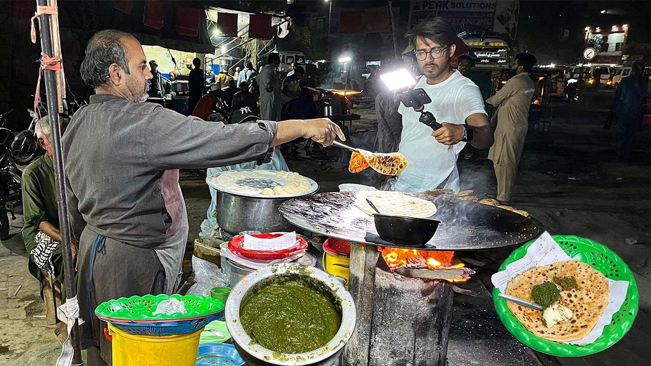 ULTIMATE Roadside Street Food Legend 😍 | Healthy Saag Paratha Recipe ...