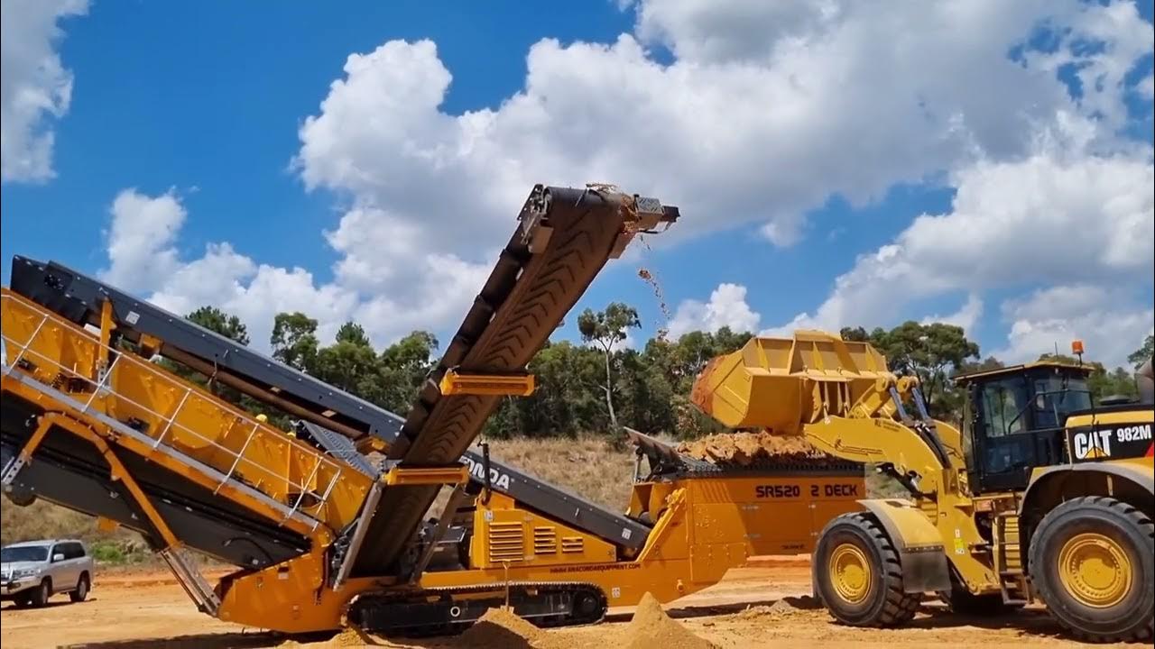 Anaconda SR520 and TR542 - Sand - Australia - YouTube