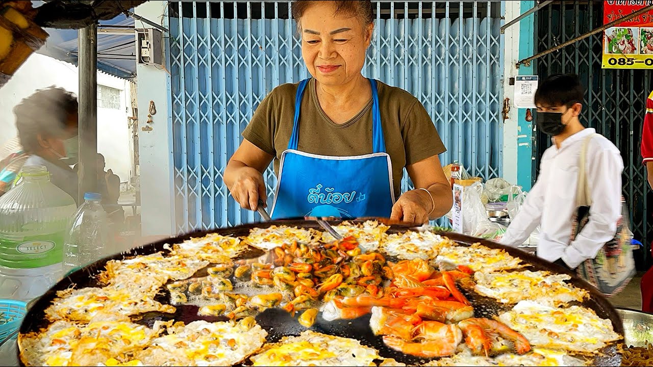 Amazing Thai Master Chef! Cooks The Best Seafood Omelette and Seafood ...