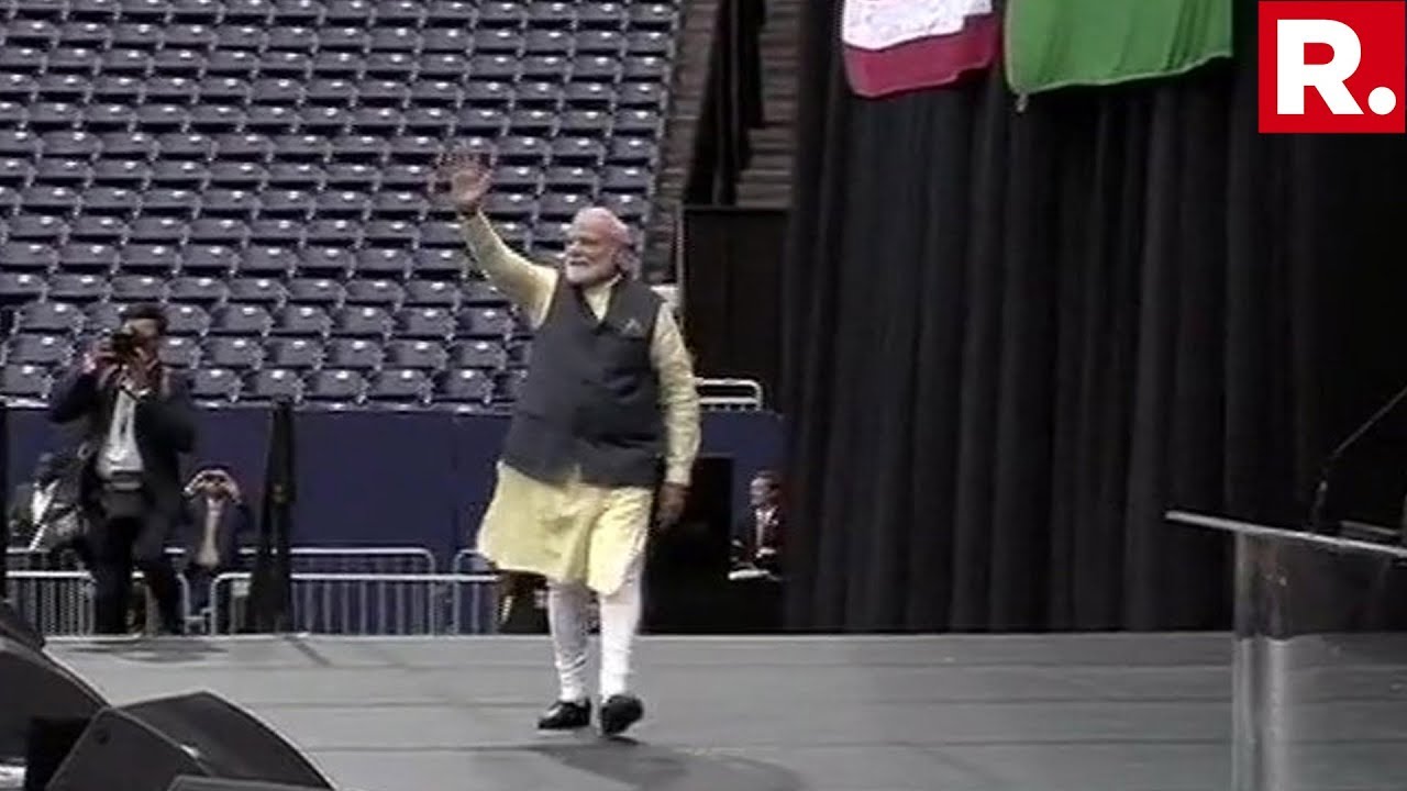'Howdy Modi' Event: Prime Minister Narendra Modi Arrives On-Stage At ...