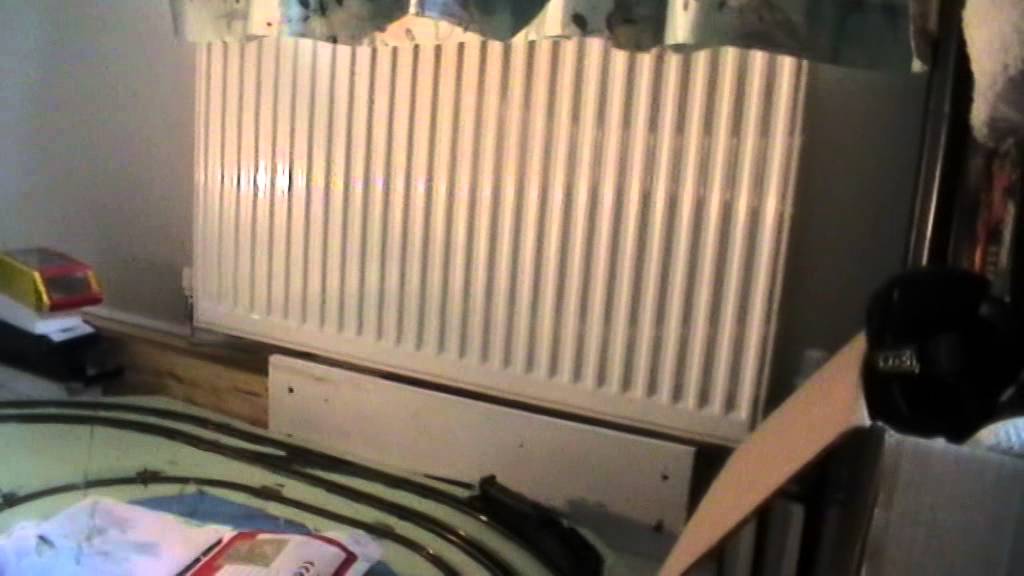 Bachmann oo kinlet hall after repair - YouTube