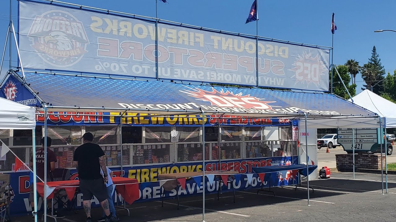 2023 Quick Look at DFS/Freedom Fireworks Stand - YouTube