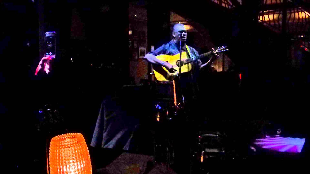 Gerry Atwell singing to Phantom of the Paradise song - YouTube