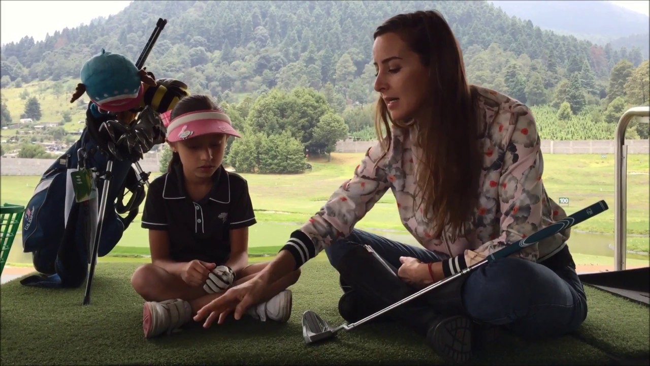 Tony Serdan entrevista a Romina Sancheita para Moustique Blog - YouTube