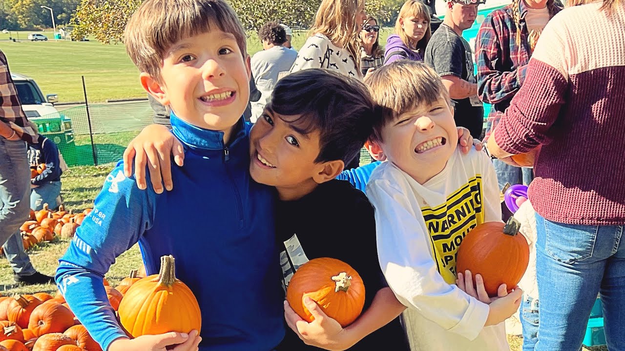 Pumpkin Patch Express 2022 - YouTube