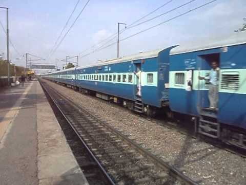 New Delhi - Islampur (Bihar) Magadh Express - YouTube