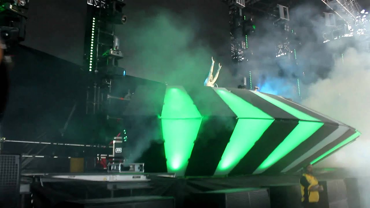 Gareth Emery - As The Exposure Comes @ ASOT 500 Miami (HD) - YouTube