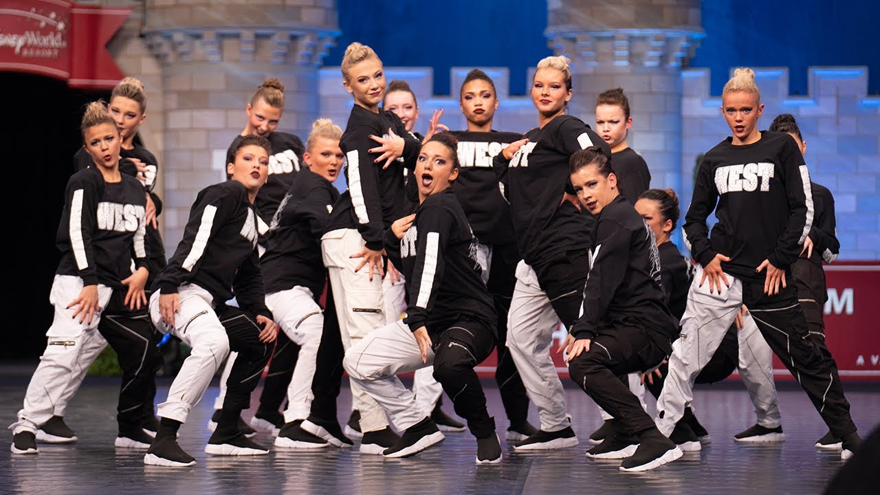 Live In The Moment - FZW Dance - YouTube