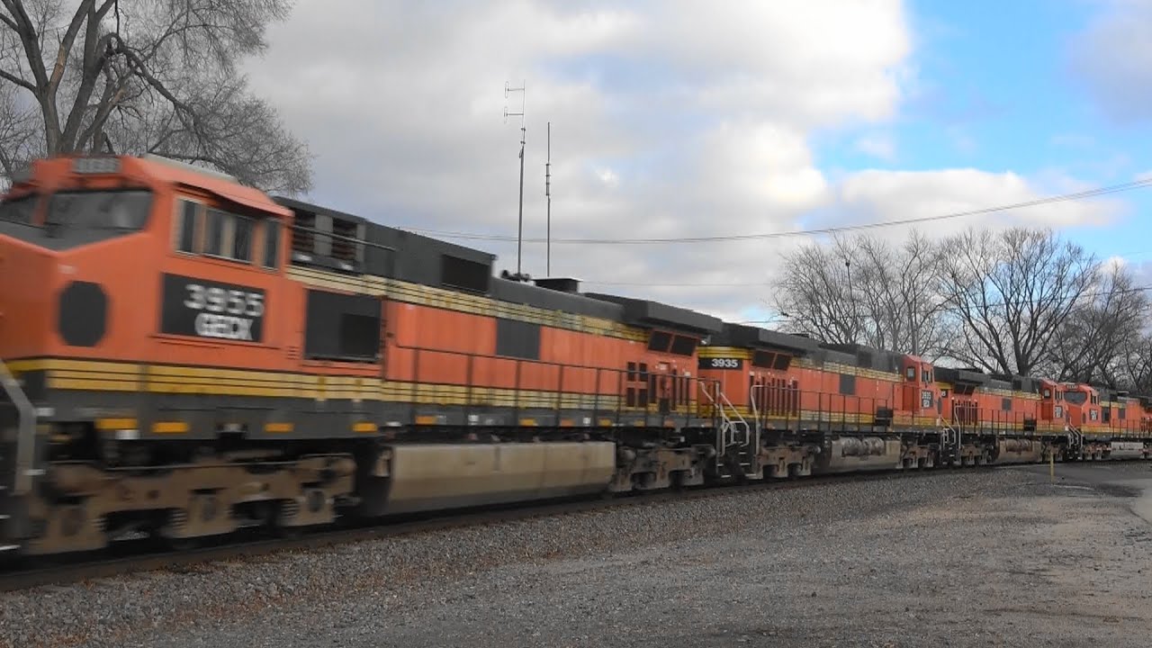 BNSF 5615 w/ Seven GECX Ex-BNSF Units, Colona, IL - YouTube