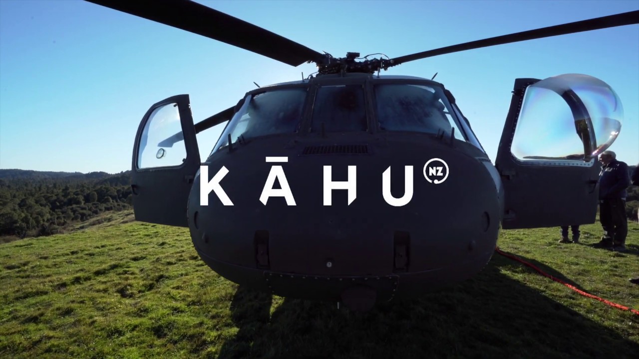 Black Hawk Helicopter - Kahu NZ - YouTube