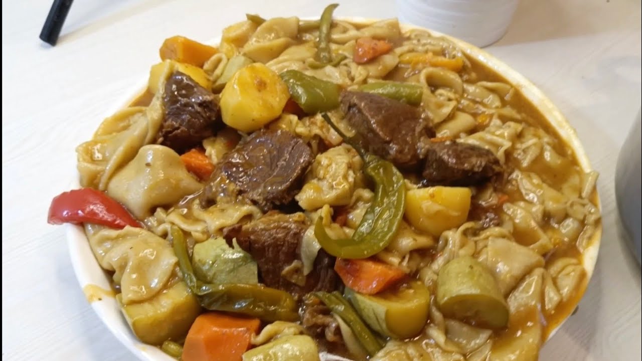 طريقة عمل المرقوق باللحم | How to make beef margoog - YouTube