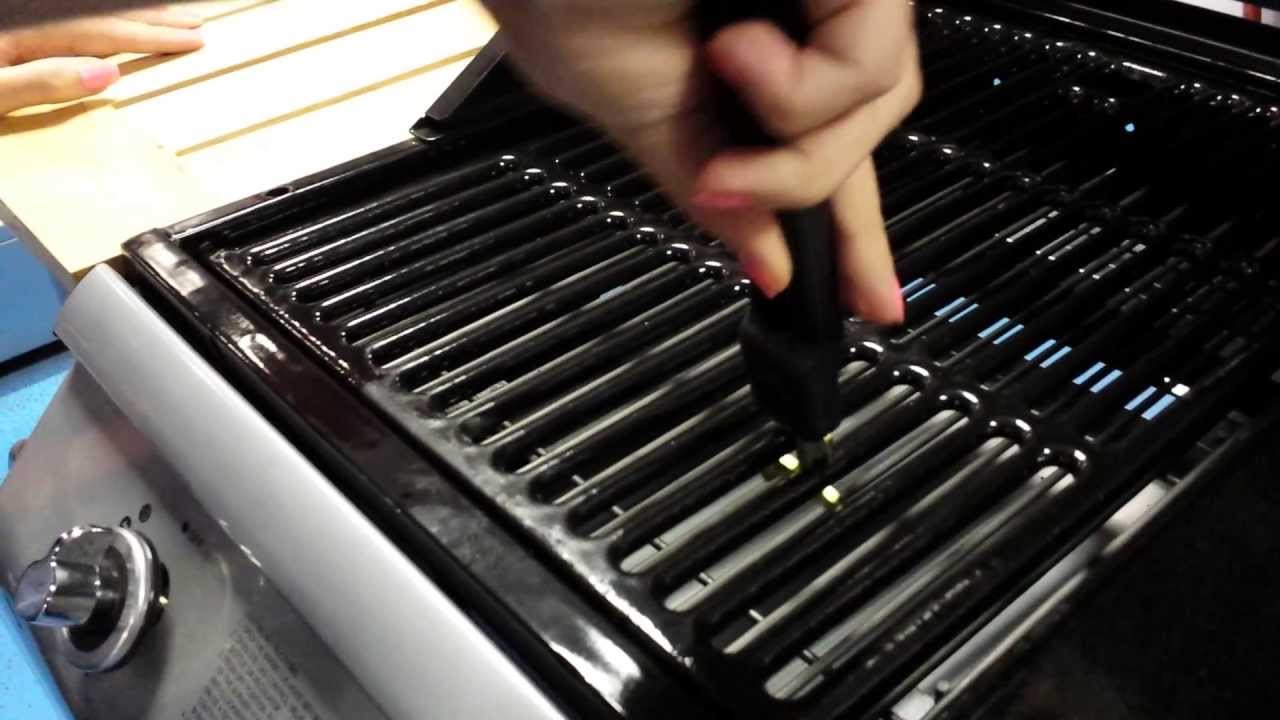 How to use grill lifting handles - YouTube