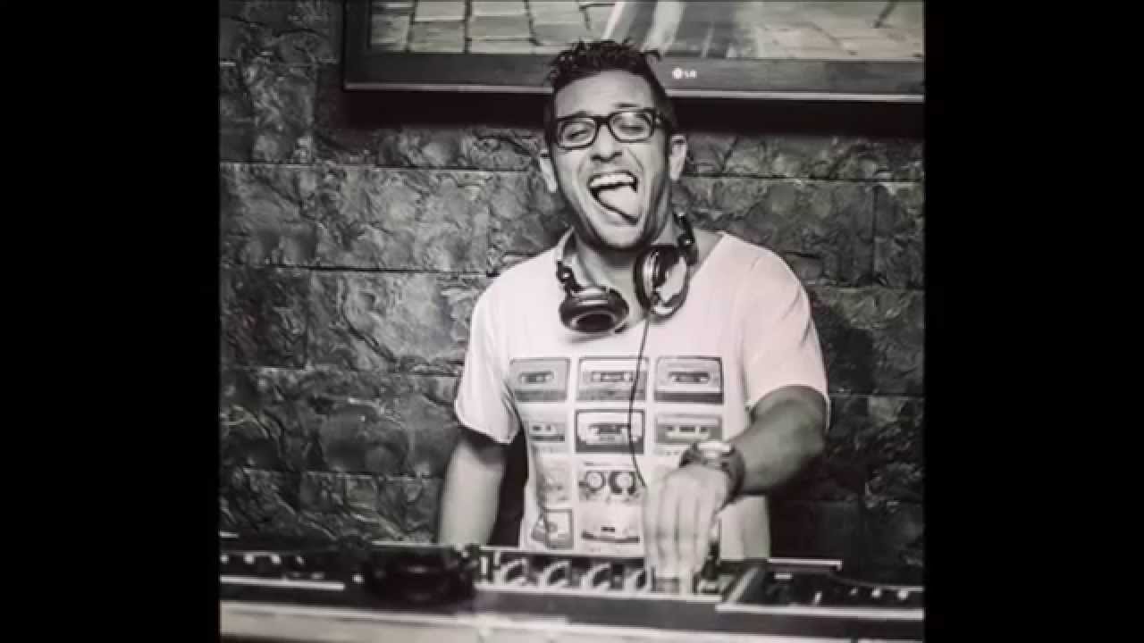 AXF (Axel Fowley) - Turn up the bass (Oh Yeah) Snippet - YouTube