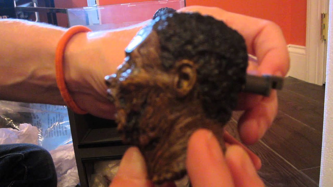 The Walking Dead Season 3 Limited Edition Governor's Zombie Head Tank ...