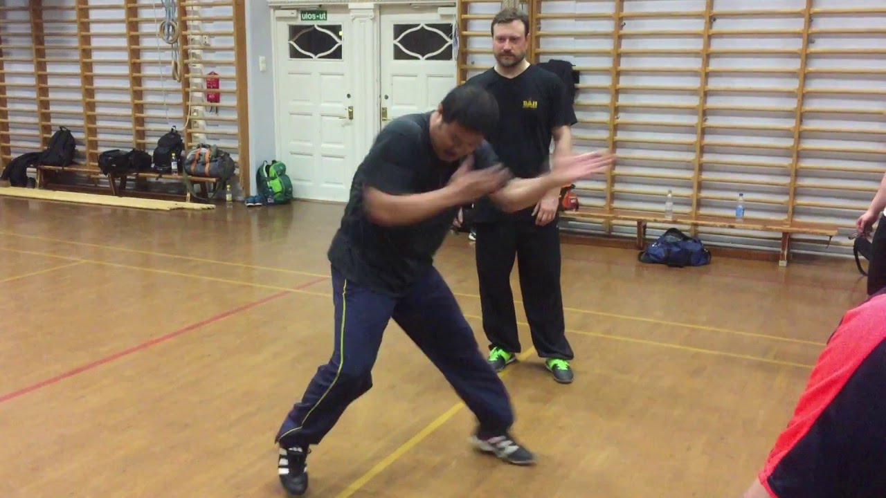 Using body movement to close the distance in fighting by Lü Baochun ...