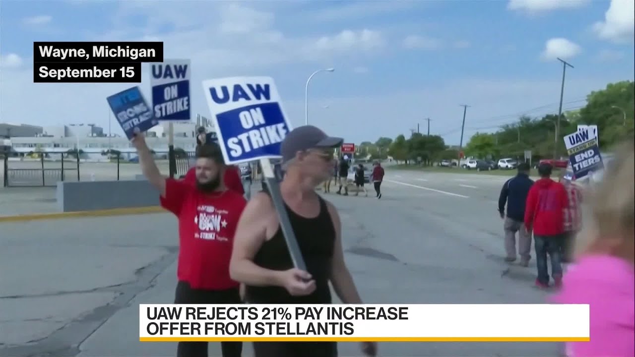 UAW Members Continue Strike Against GM, Ford, Stellantis - YouTube