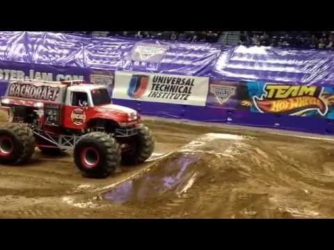Monster jam 2015 xl center backdraft obstacle course - YouTube