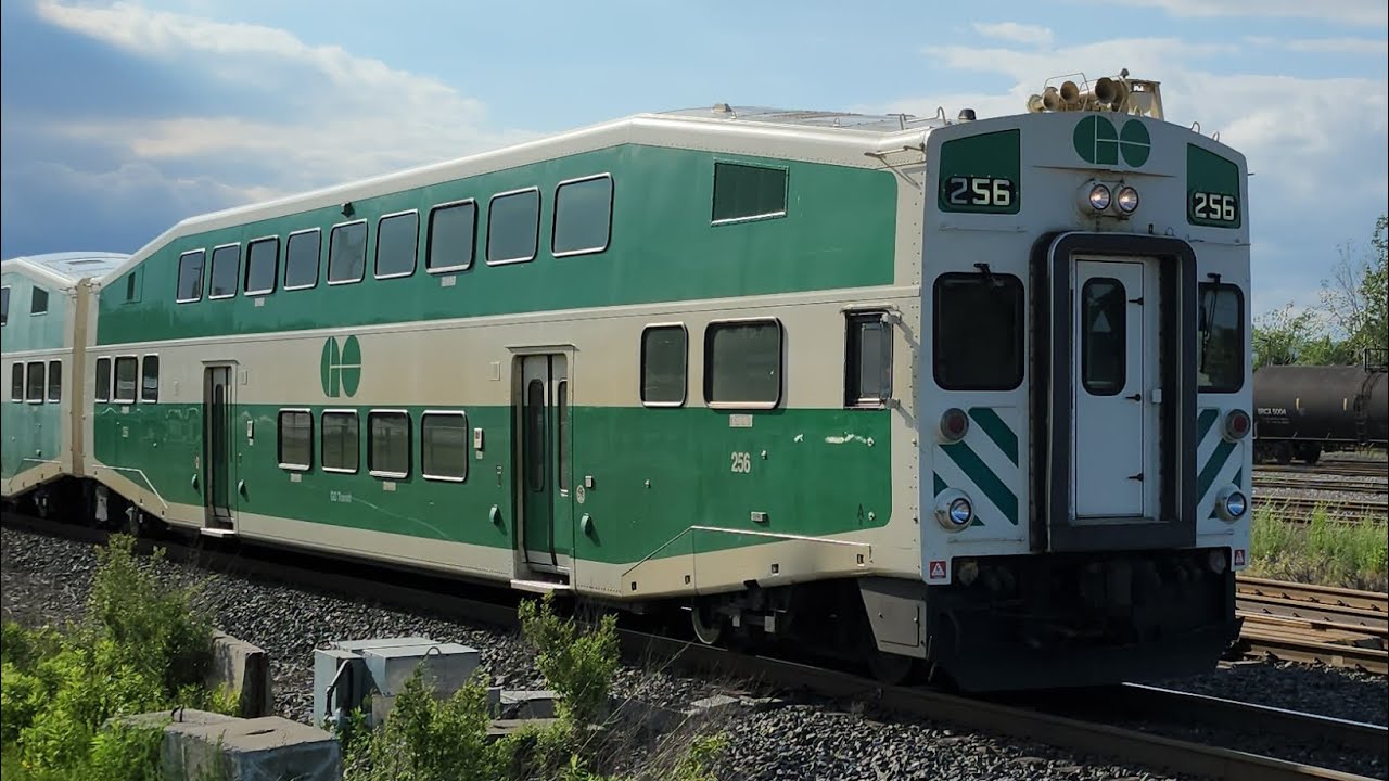 (Old Cab Car) GO 1777 (West Harbour Express) - 256 With 655 Pulling ...
