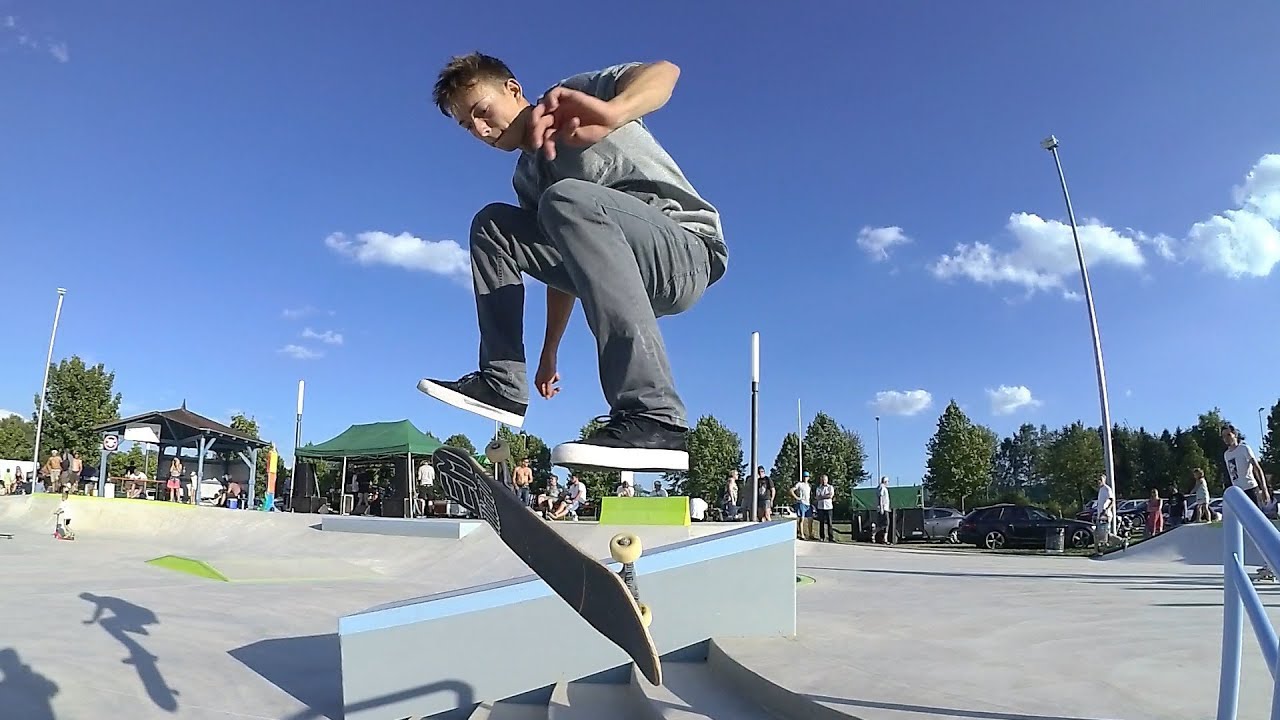 "SKATE AND VIBES" SKATEBOARD CONTEST 2017 MARKTREDWITZ - YouTube