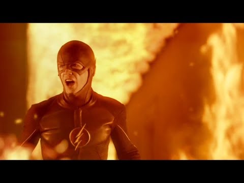 THE FLASH - Flash salva a la gente de un edificio en llamas ...