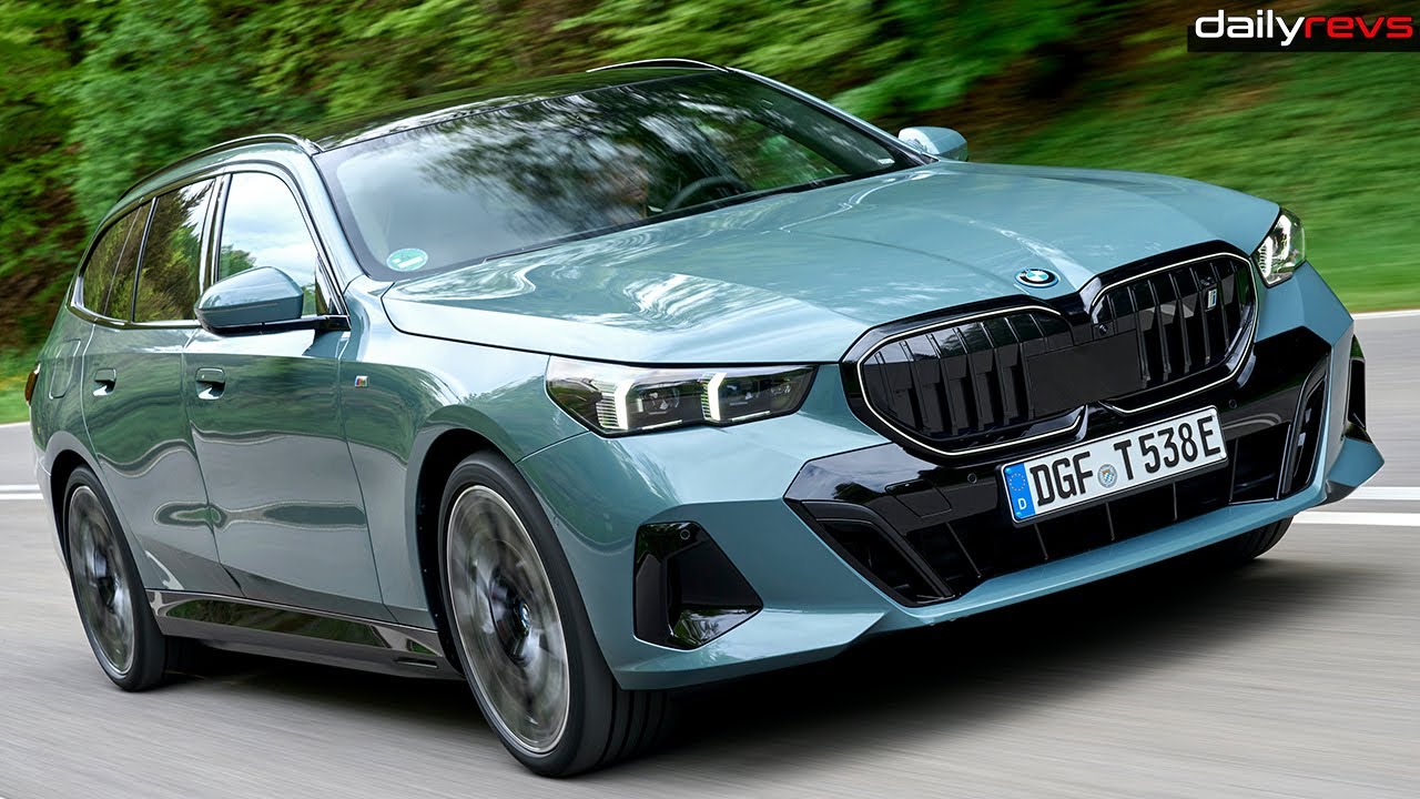 BMW i5 eDrive40 Touring G61 | Cape York Green | Driving Dynamics ...