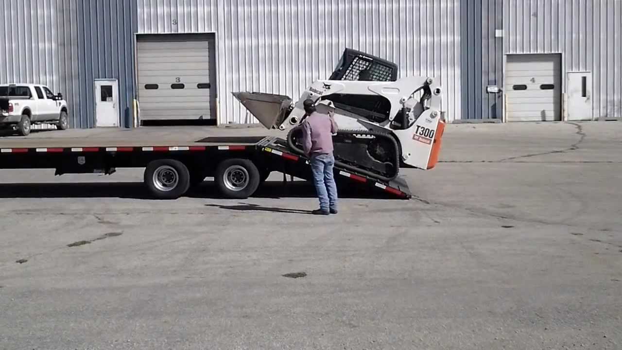 Finish Line Trailers Hydraulic Dove Deck-Over - YouTube