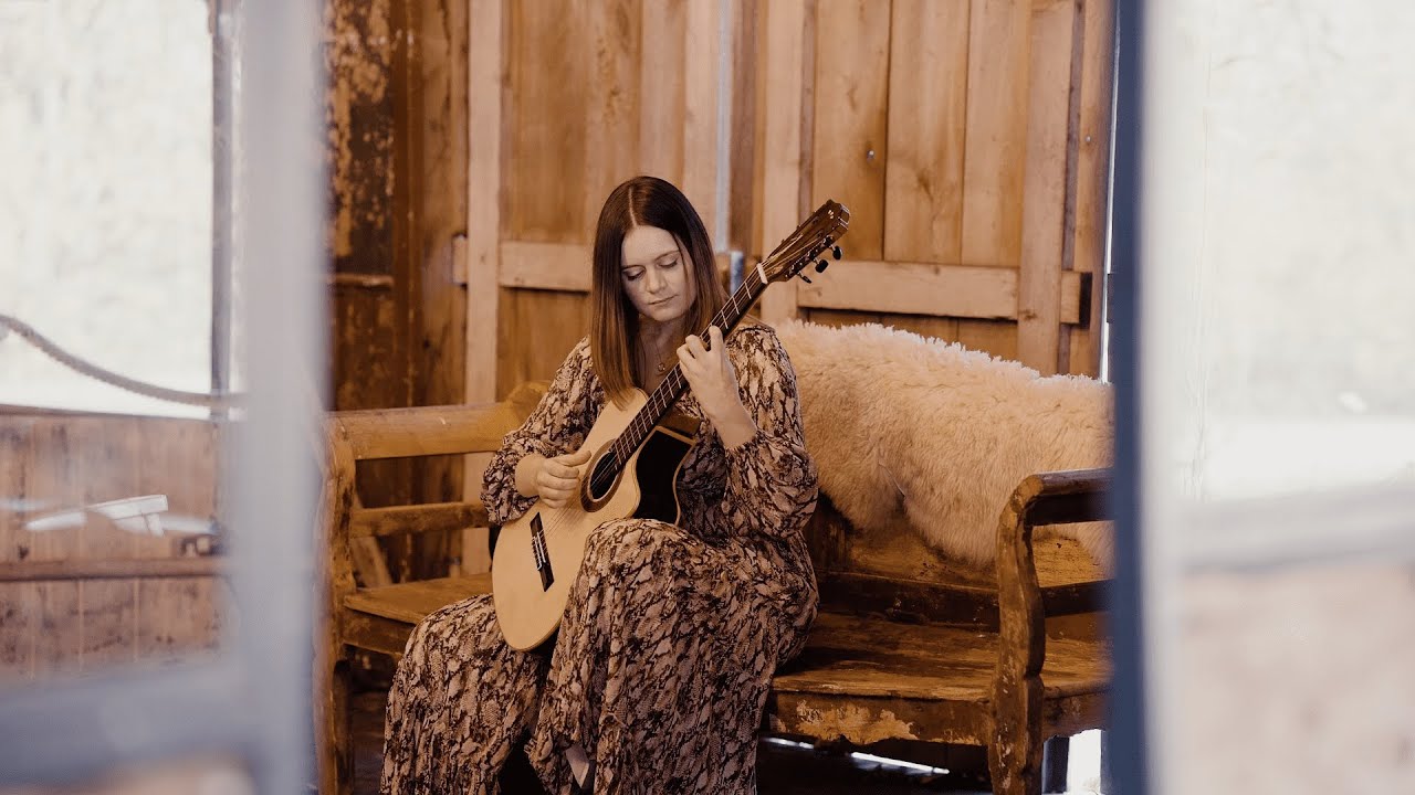 Emily Spirit: Classical Guitar Showreel - YouTube