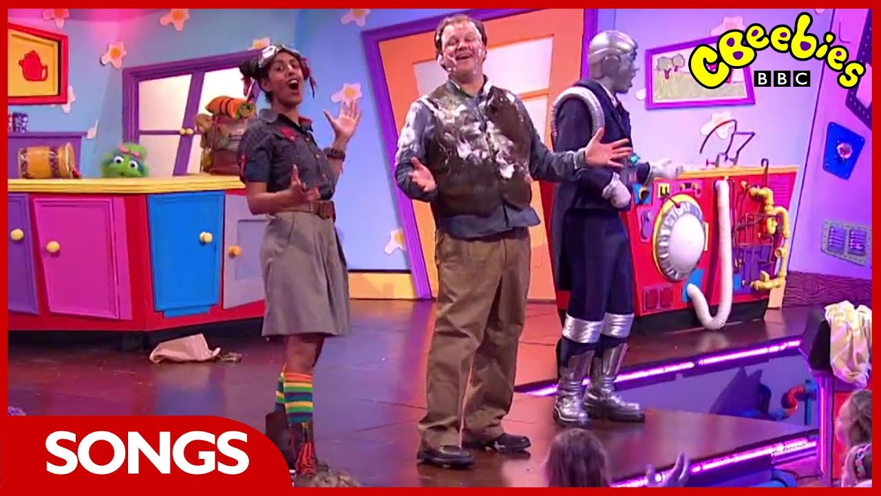 CBeebies: Justin's House Instrument Song - YouTube