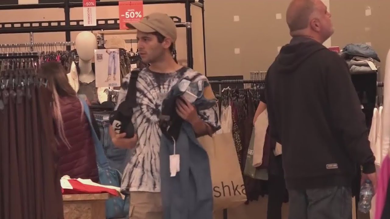 Attracting shoppers for National Outlet Shopping Day - YouTube