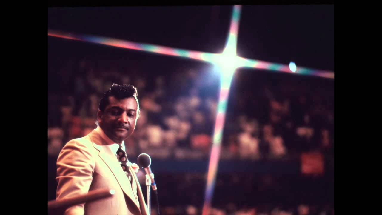 Rev. Ike and The Law of I Am: Prosperity Thinking - YouTube