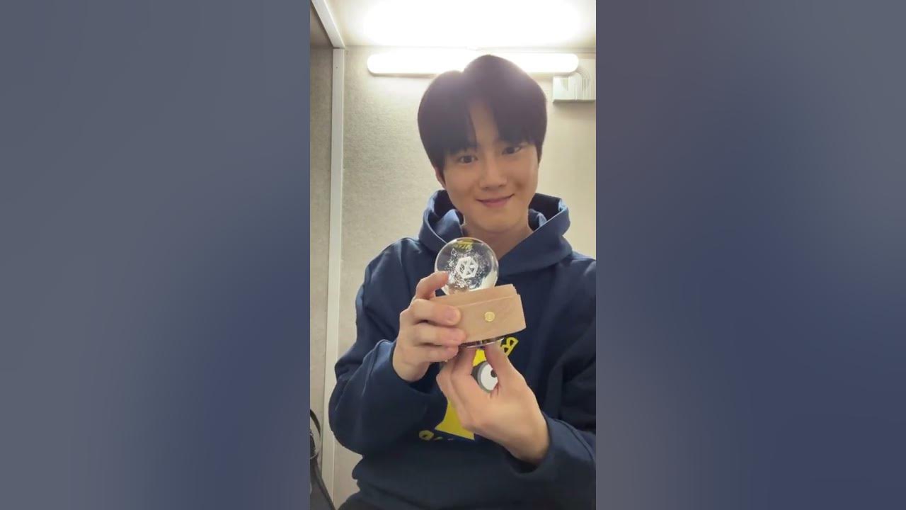 [수호] 인스타그램 라이브 | SUHO Instagram Live | 221020 - YouTube