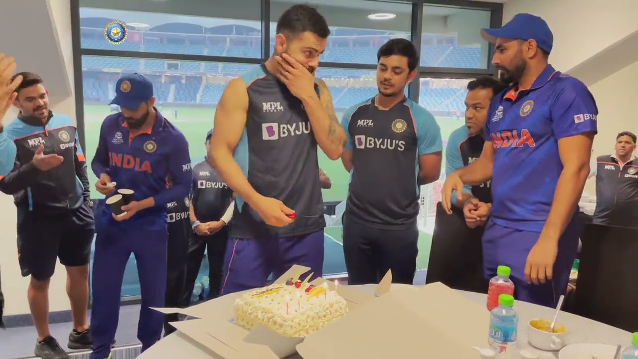 Virat Kohli Cake Cutting 🥰 Ms Dhoni Present - YouTube