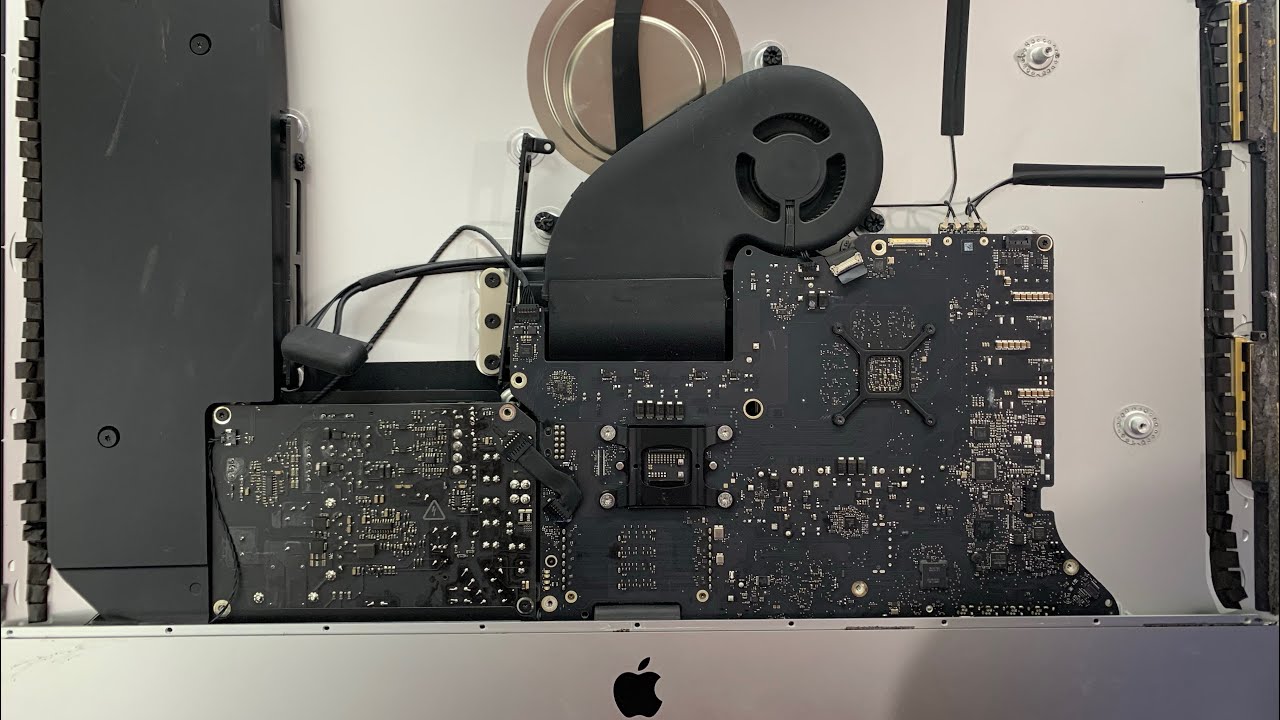 Já Viu um iMac de 27" 4K Retina por Dentro? Nosso Eng. Especialista em ...