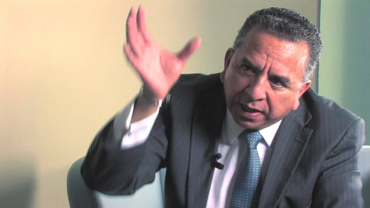 Flavio Rivera » Director de la Planta Santiago de Daimler en México [ 2 ...