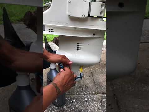 Oil change on evinrude 115 on OMC - YouTube