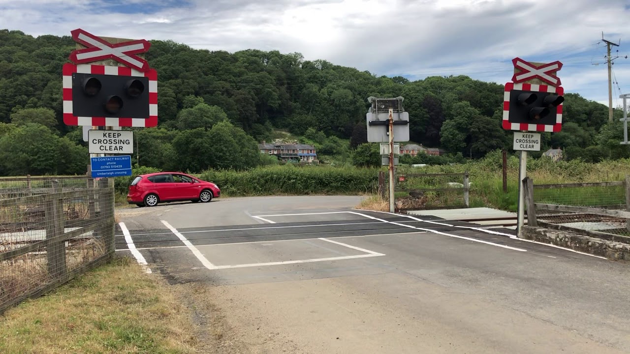 Umberleigh open level crossing, Devon - YouTube