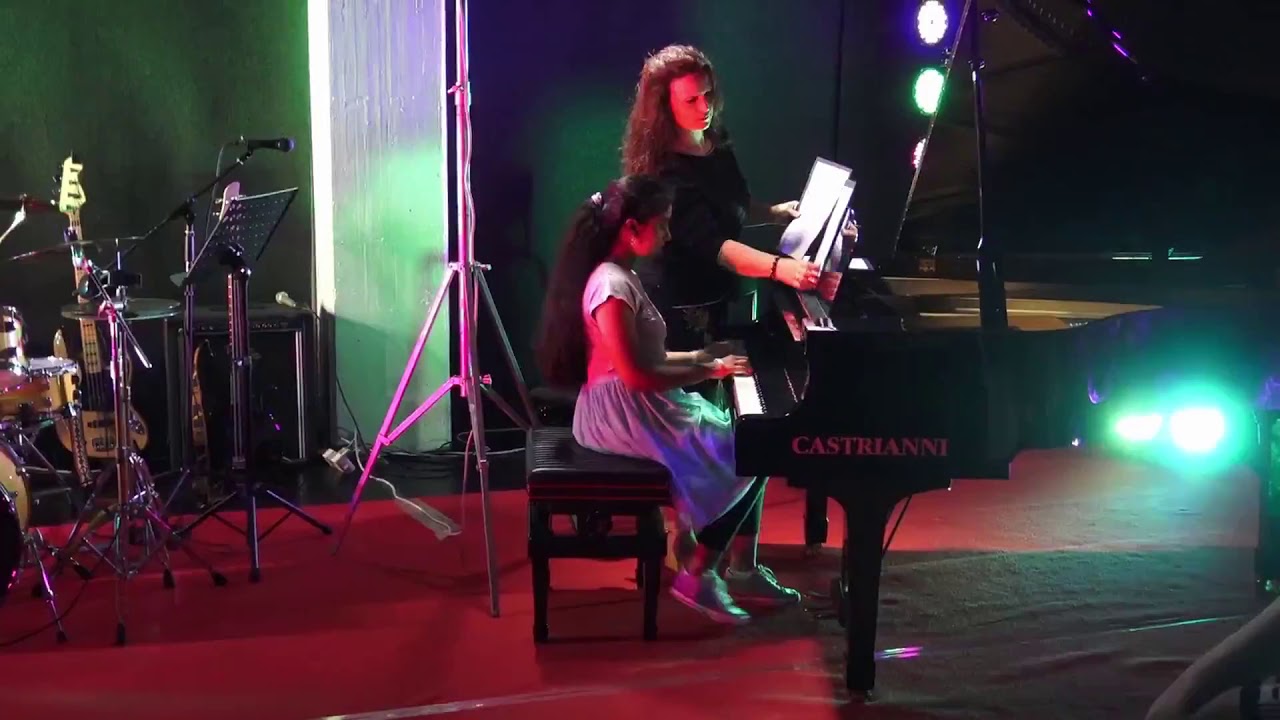 sandra piano.mov - YouTube