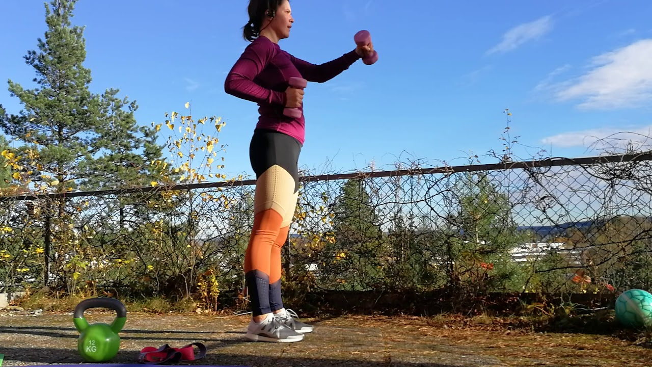 Shoulder kick - YouTube