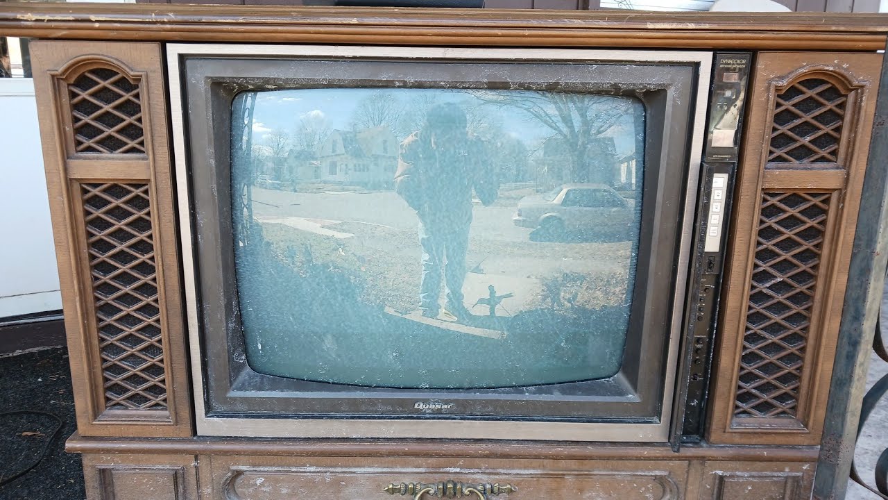 Reviving a 1984 Quasar Console TV (from the curb) - YouTube