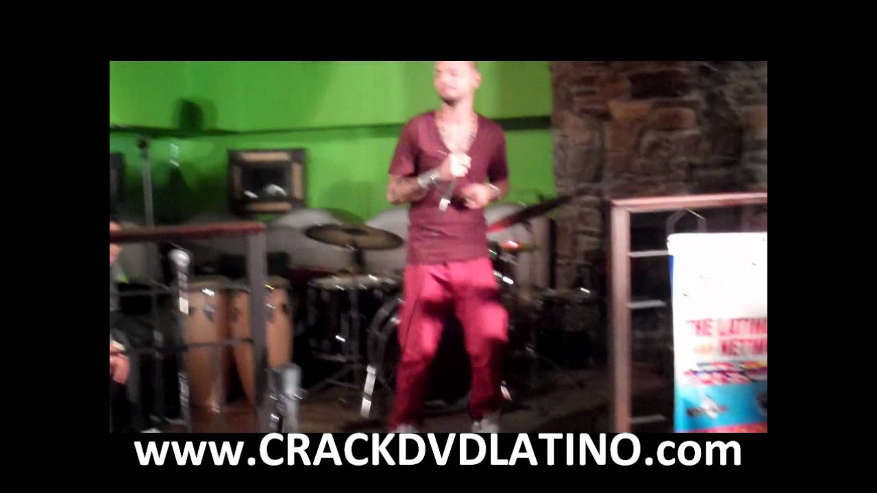 Papito performs at First Look Sessions LATIN EDITION - YouTube