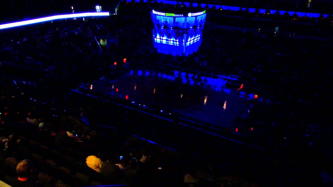 Creighton Basketball Tunnelwalk Arena View - YouTube